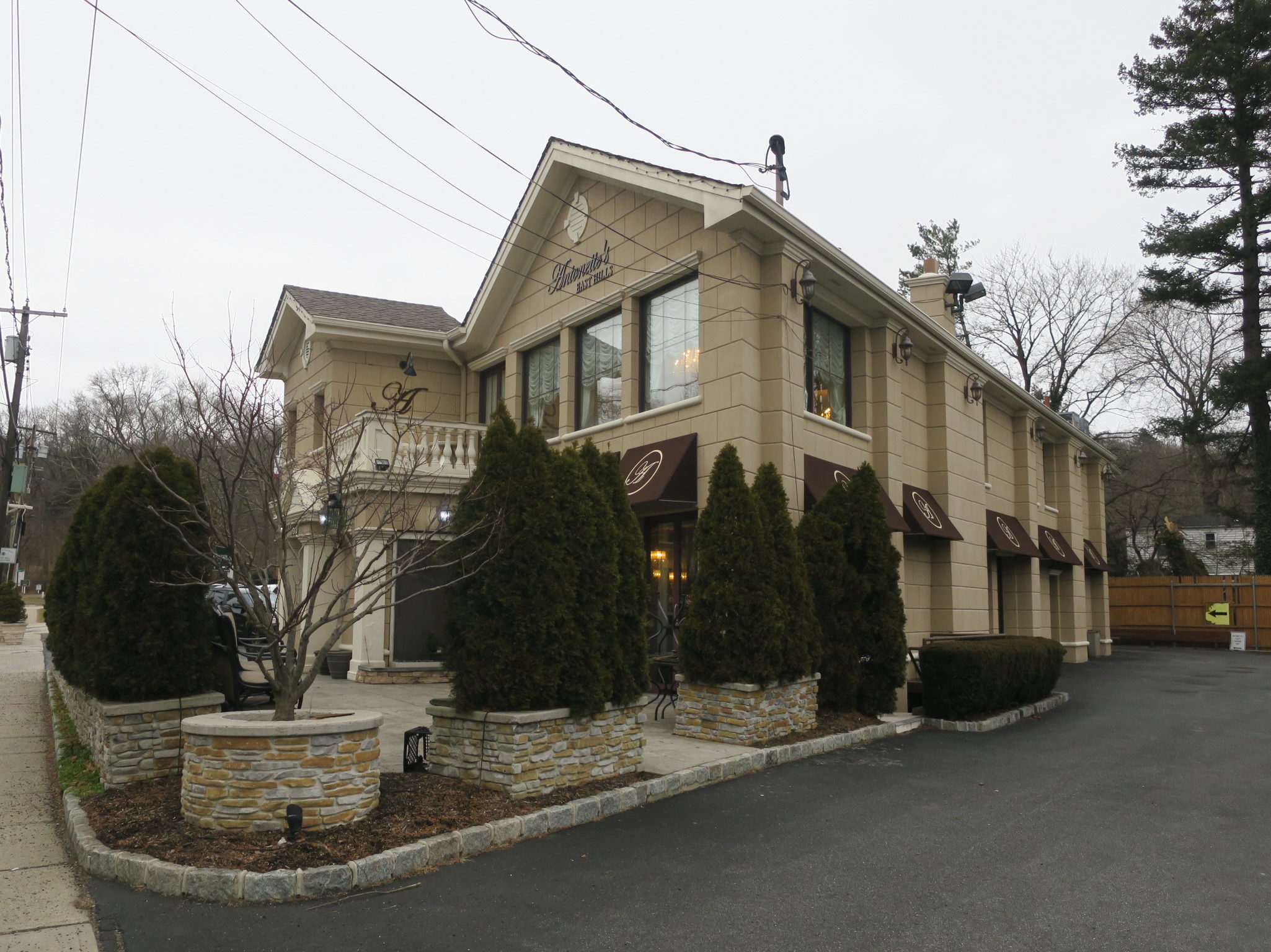 Turn-Key Restaurant - Maltz Auctions