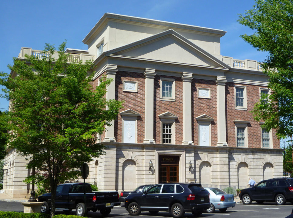 15,000+ Sq Ft Office Building - Maltz Auctions