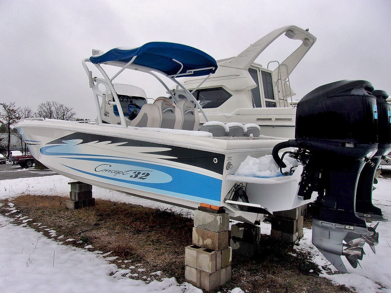 Concept 32' FE Boat - Maltz Auctions