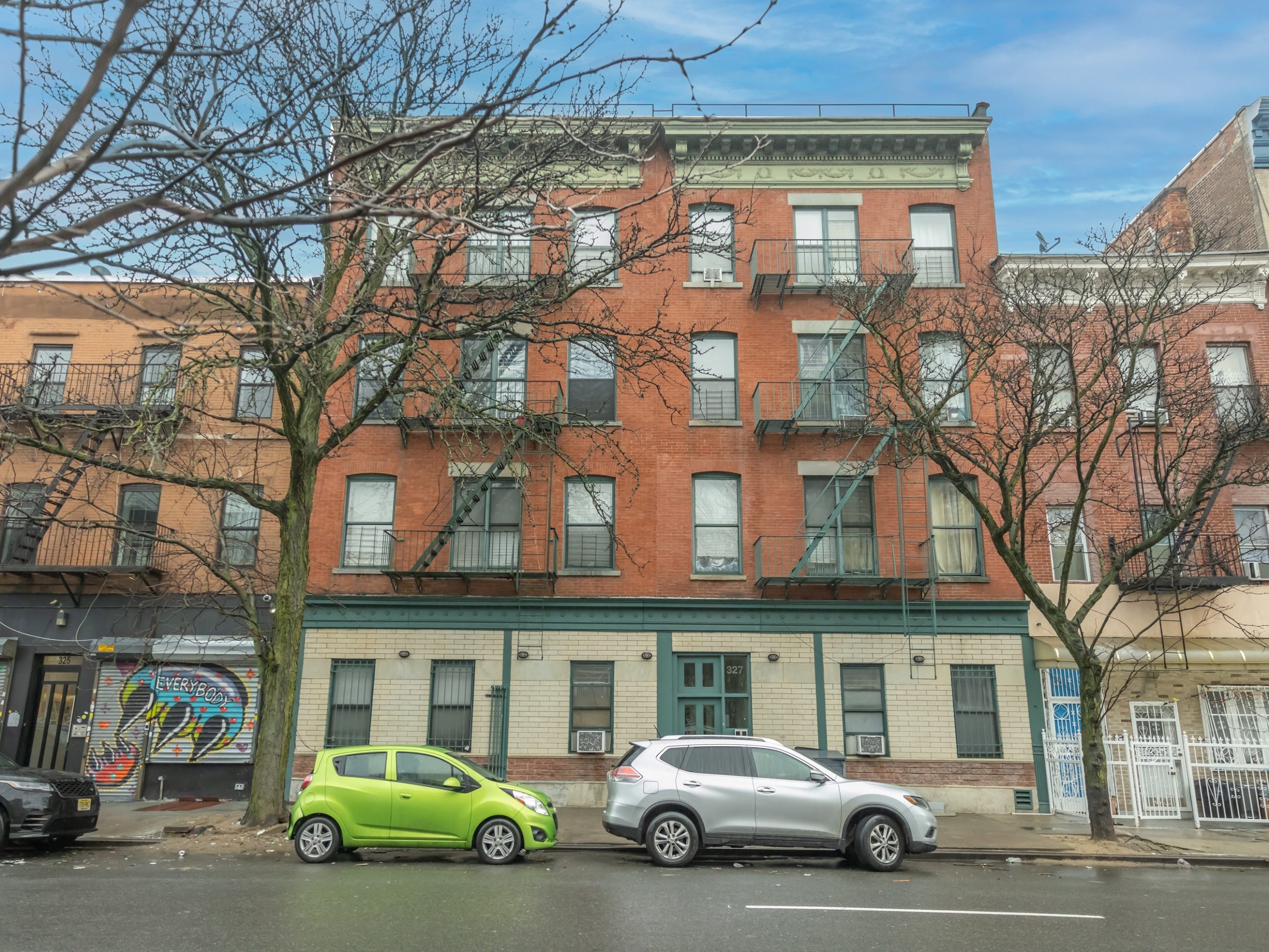 16-Unit Building - Maltz Auctions