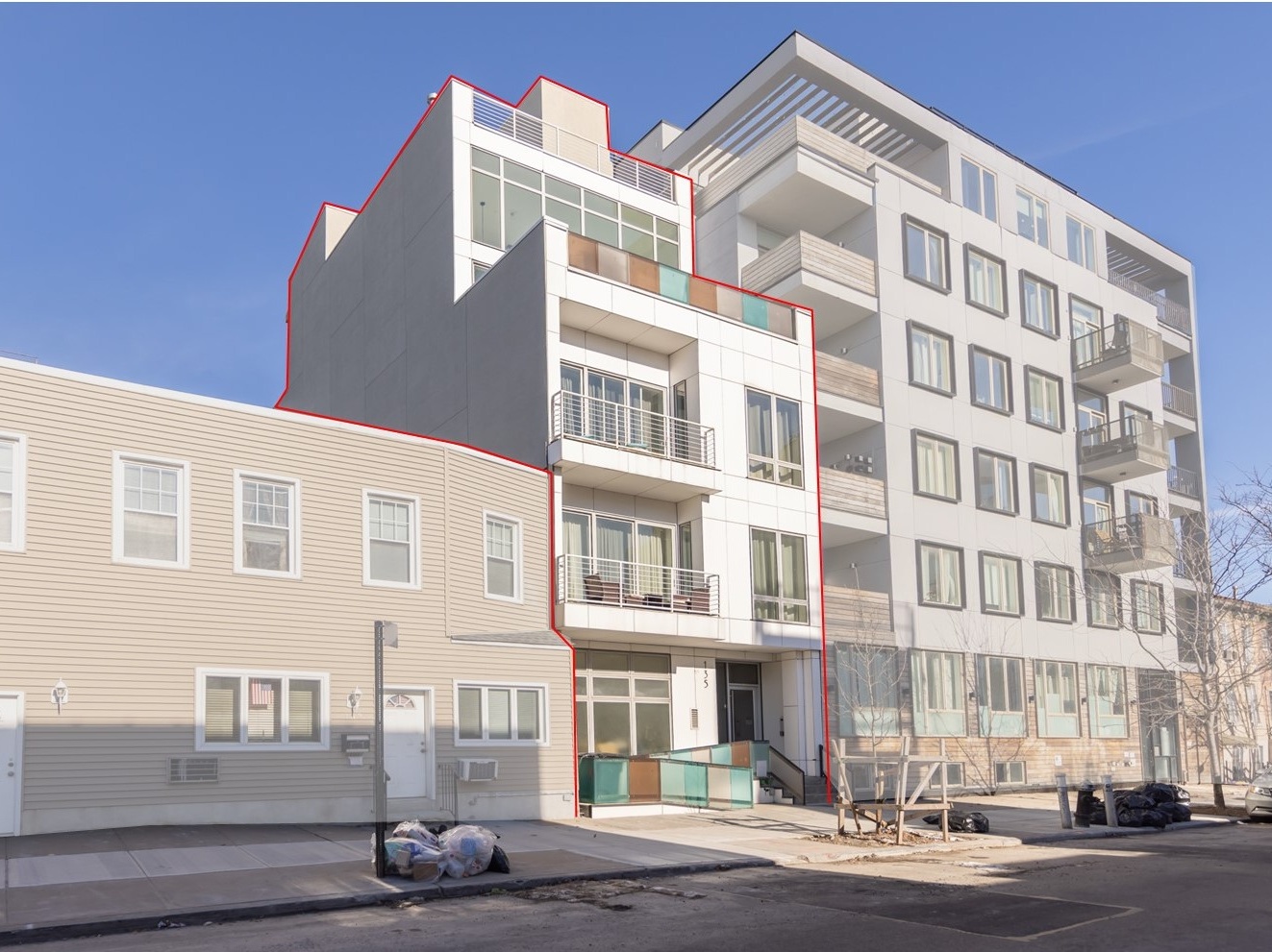 5-Unit Building - Maltz Auctions